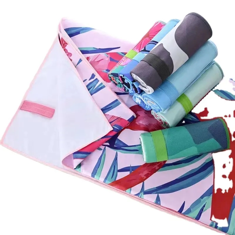 Hooded beach towels for kids: easy cover-up after swimming - Microfiber ...